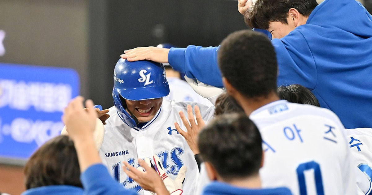 '괴력의' 김영웅, 첫 PS 맞아? 손주영 상대 역전 솔로포 폭발…2G 연속 홈런 [PO2]