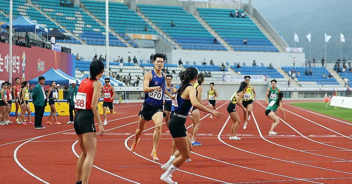 제105회 전국체전 육상 일반부 혼성 1,600m 계주 결선 경기