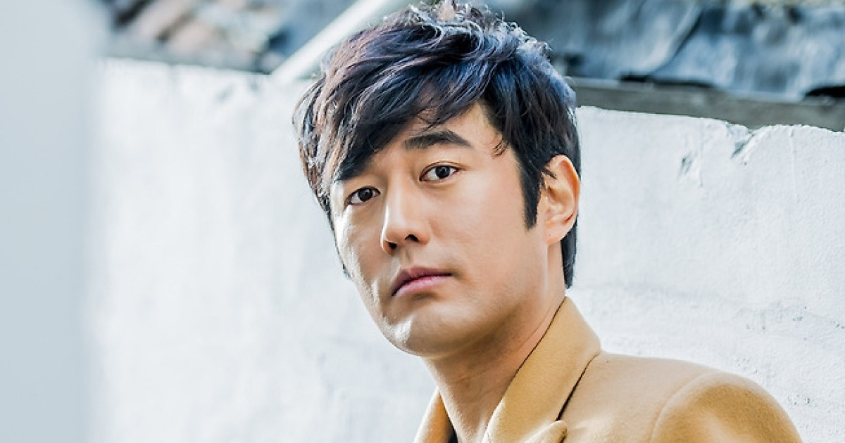 '아내 루머' 조한선, 결국 SNS 중단…"나와 가족들 위해"