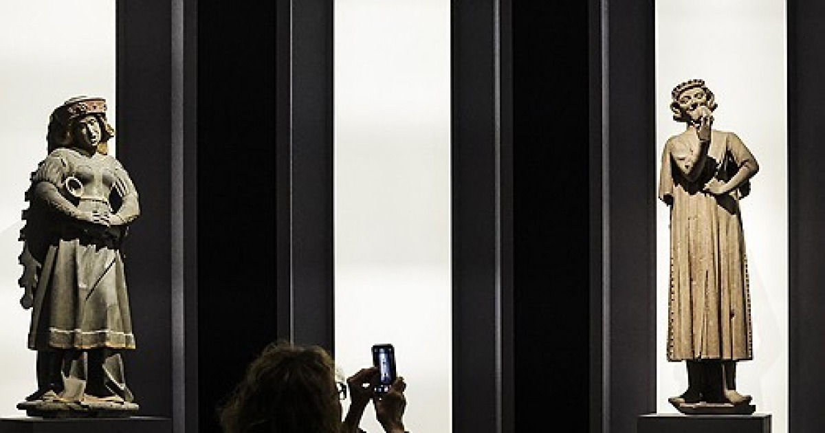 FRANCE LOUVRE EXHIBTION