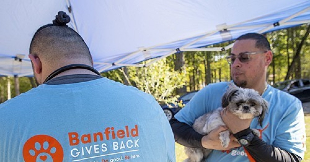 Banfield Pet Hospital volunteers helped more than 600 pets at free clinic