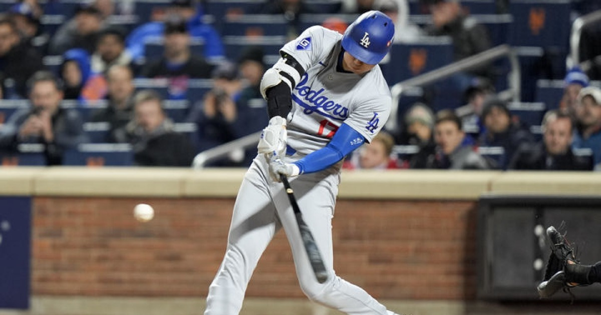 NLCS 3차전, 3점 홈런 치는 오타니