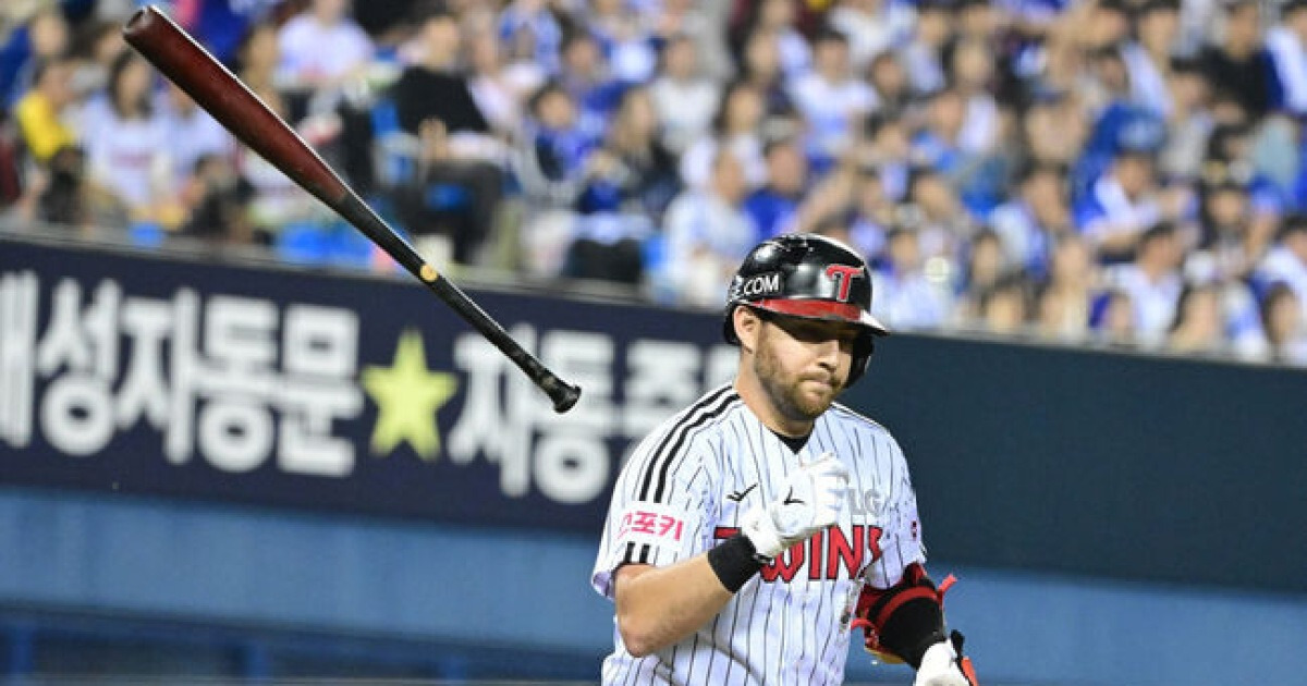 '삼진-땅볼-뜬공' 김윤수, 156km 광속구로 타점왕 오스틴 또 잡았다 [PO3]