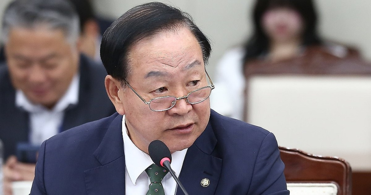 우크라전 북한군 포로 심문 우리가 돕자…육군 국감서 제기