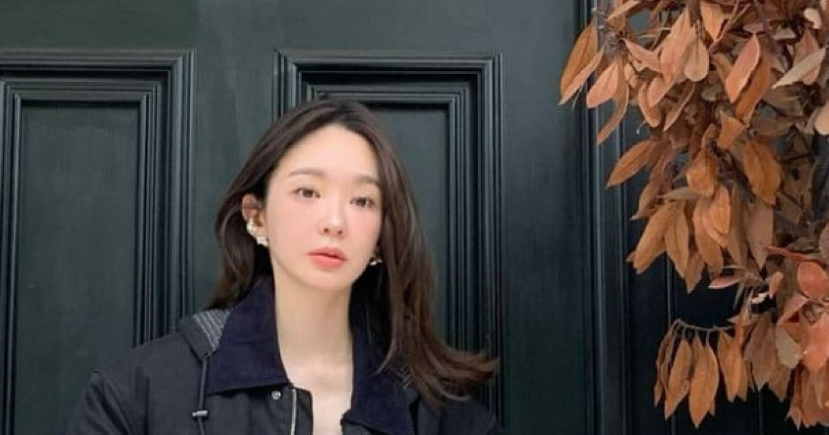 '167cm 52kg' 강민경, 눈화장 다 지워도 숨겨지지 않는 '얼짱 출신' 비주얼