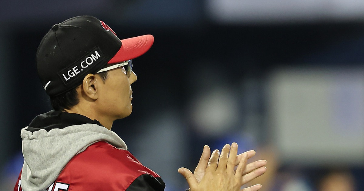 반등 노리는 LG, 3차전과 라인업 동일 …김현수 4번·문보경 6번[PO4]