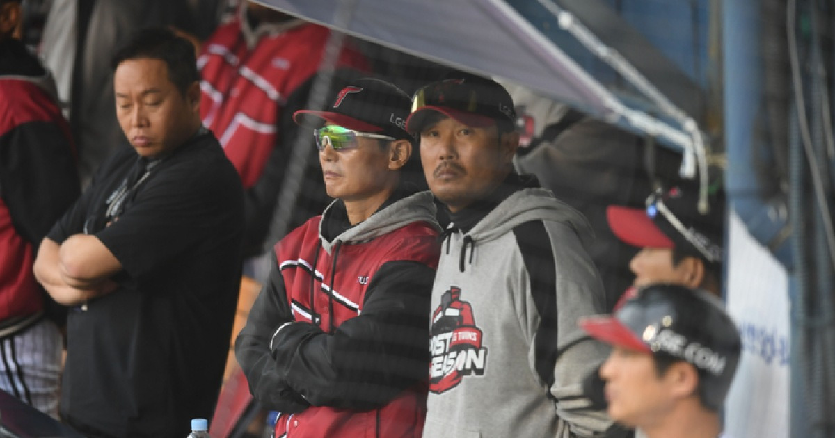 ‘왕조 실패’ 가을 무대 퇴장 LG, 염경엽 감독 “밑에서 올라가는 거 어렵다” 2025 정상 탈환 약속 [PO4]