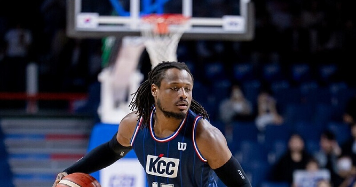 [BK 리뷰] '버튼 40점 + 허웅 클러치 활약' KCC, KT에 접전 끝 승리... 홈 + 개막전 승리 '두마리 토끼 잡아'