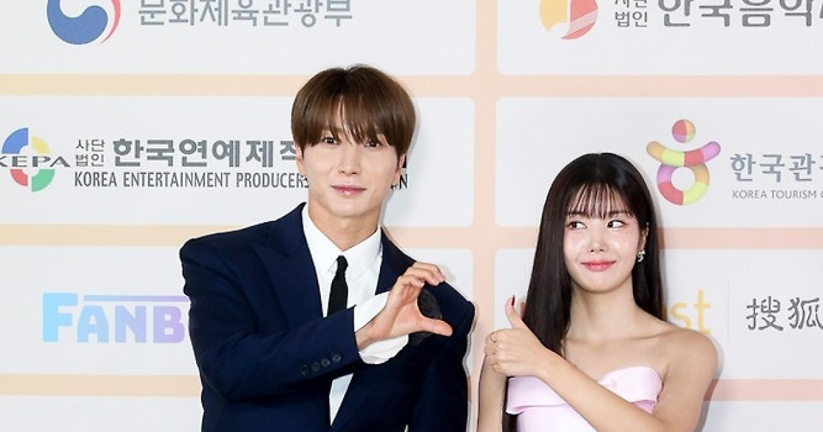 [ET포토] 이특-권은비, '30주년 드림콘서트의 2MC'