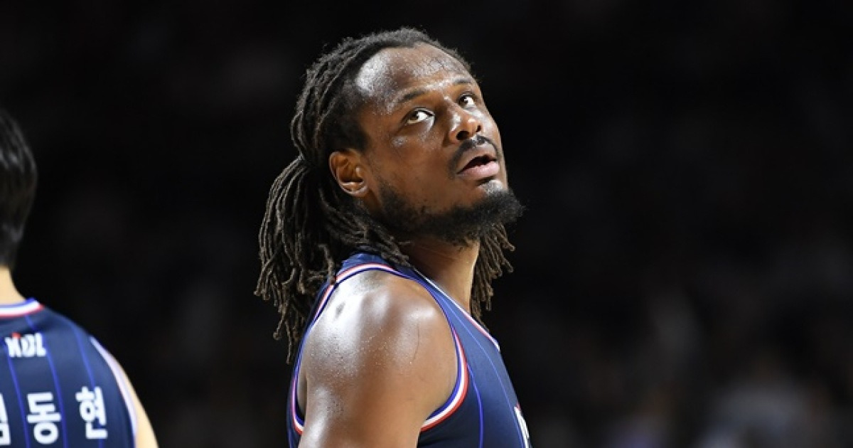 '왕의 귀환' MVP 버튼 40점 맹폭격! KCC 개막전 짜릿한 승리, '감독 퇴장' 악재 딛고 웃었다 [부산 현장리뷰]