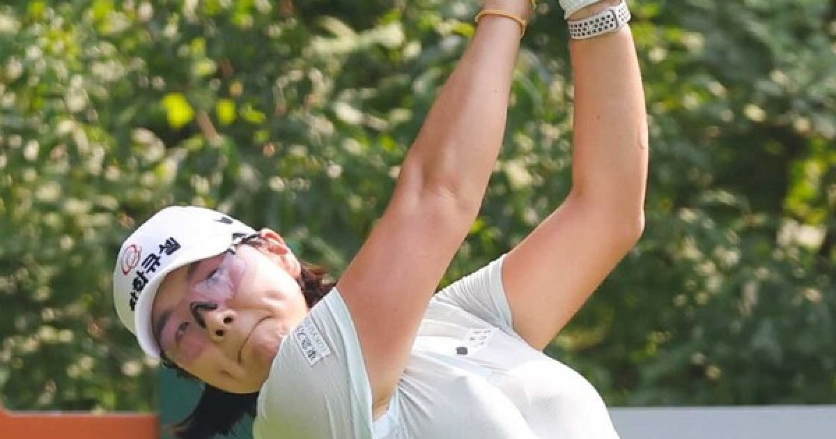 선두 이민영, 일본 노부타그룹 마스터스GC 우승에 성큼 [JLPGA]