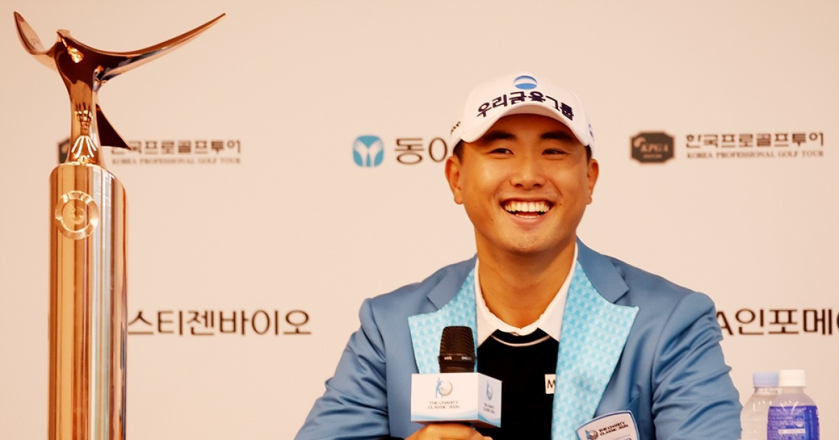 KPGA 우승 조우영 "선의의 경쟁자 유빈이한테 고맙죠"