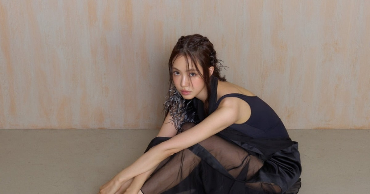 '168cm 46kg' 손나은, 오드리 헵번인 줄…시스루로 뽐낸 고혹적 자태 [화보]