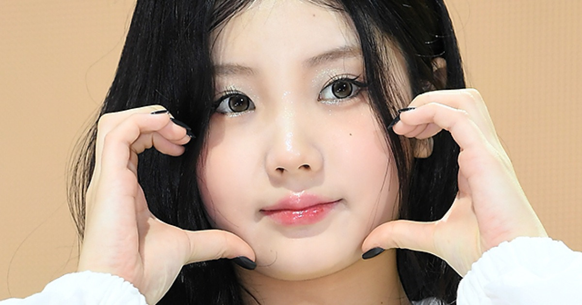 아일릿 원희 ‘귀여운 아기 하트’ [MK포토]