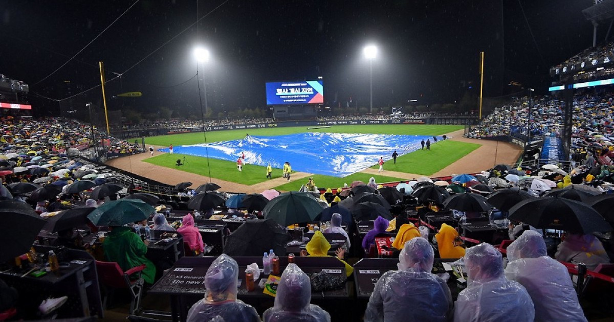 겨울 재촉하는 비와 KBO 포스트시즌 [PS리포트]