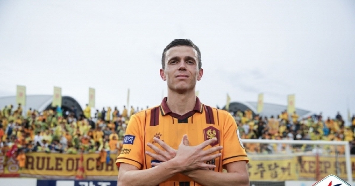 아시아가 놀란다... ‘아사니 멀티골’ 광주, ‘말레이시아 최강’ 조호르에 3-1 승리···‘ACLE 3연승 선두 질주’ [MK용인]