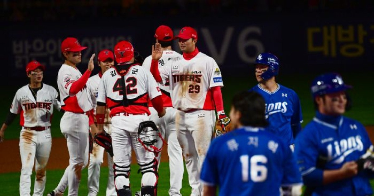 비는 KIA편이었나…KS 1·2차전 싹쓸이 [한국시리즈]