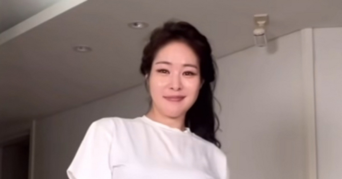 170cm에 49kg 성공하더니...“40대에 흰티 청바지” 뽐낸 개그우먼의 정체