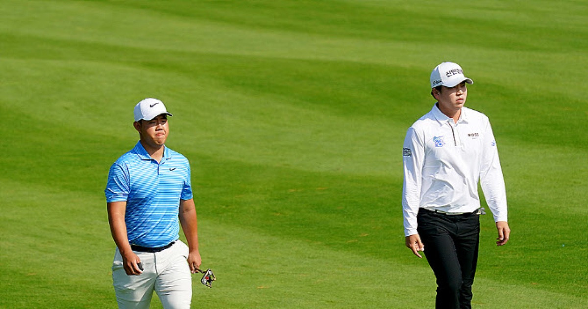 [포토] 김주형과 장유빈 'PGA와 KPGA 영건들의 빅뱅'