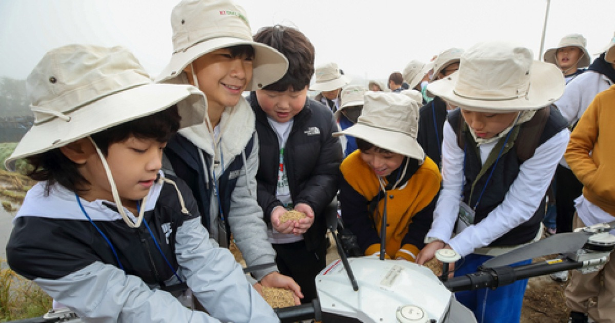KT, ‘세계 철새의 달’ 기념 DMZ 생태 보전 행사