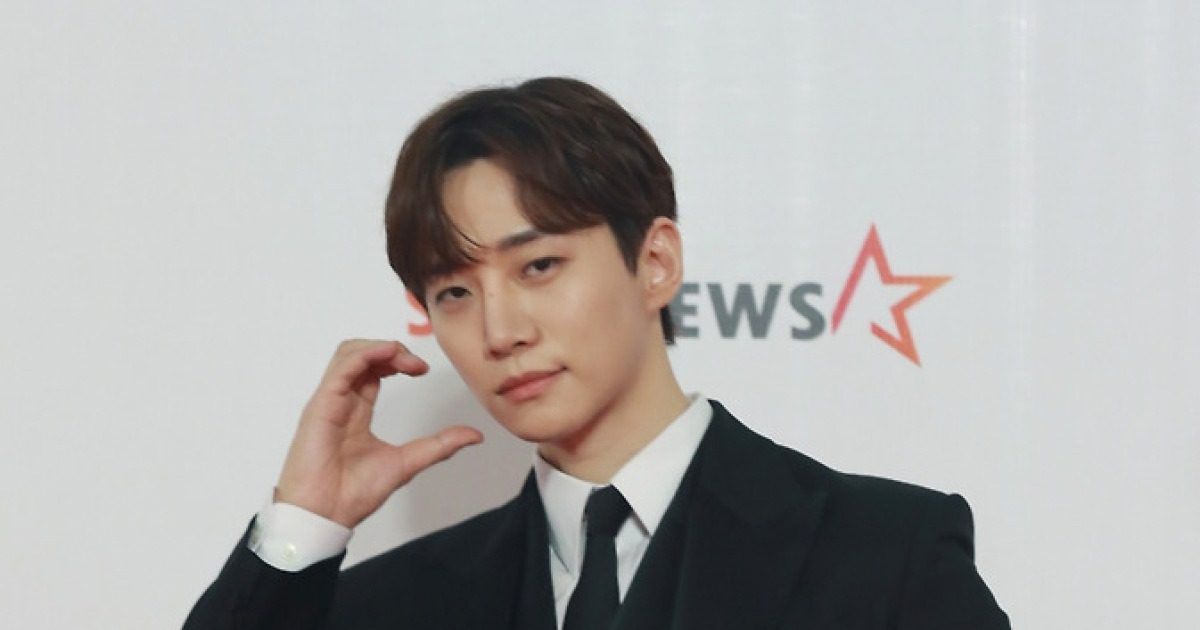 '킹준호랜드'ing..2PM 이준호, 스타랭킹 남자아이돌 '2위'