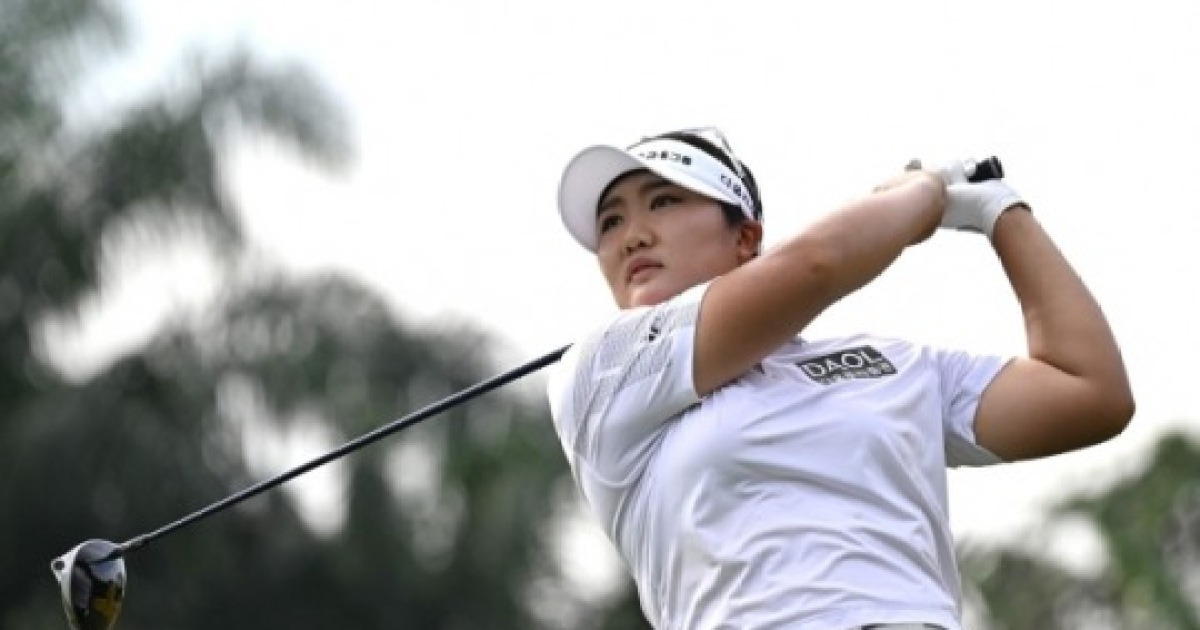 '투어 3승 청신호' 유해란, LPGA 메이뱅크 챔피언십 3R 공동 선두...최종일 우승 경쟁