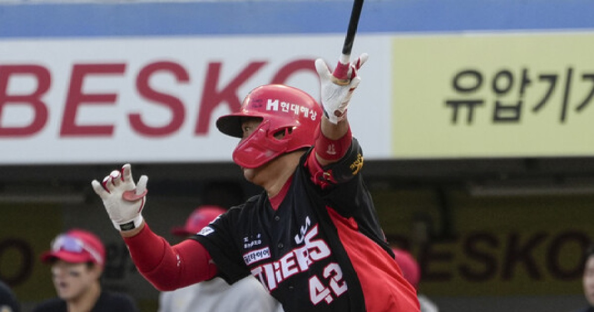 'V12 보인다'… '태군마마' 김태군 행운의 1타점 적시타, KIA 6-5 역전[KS5]