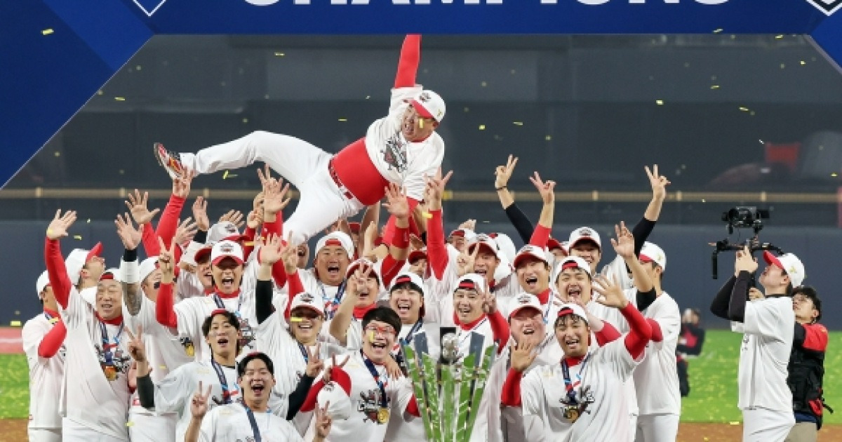 타선 김도영·선발 네일·마무리 정해영, 완벽한 삼박자…KIA 12번째 KS 불패 신화, MVP 김선빈