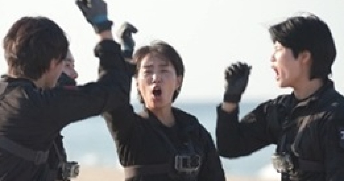 ‘강철부대W’ 707 vs 특전사, 너무 이기고픈 라이벌 대결! 조급함에 실수 폭발? IBS에 깔리고 자리 교체!