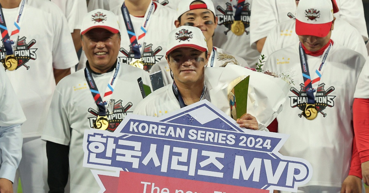 '시리즈 MVP' KIA 김선빈 "키 작은 선수 안된다는 편견 깼다"(종합)[KS5]