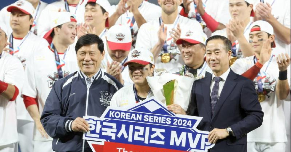 'MVP도 박빙' KIA 김선빈, '한 표 차이'로 KS MVP…김태군은 "친구가 받아서 기쁘다" [KS]