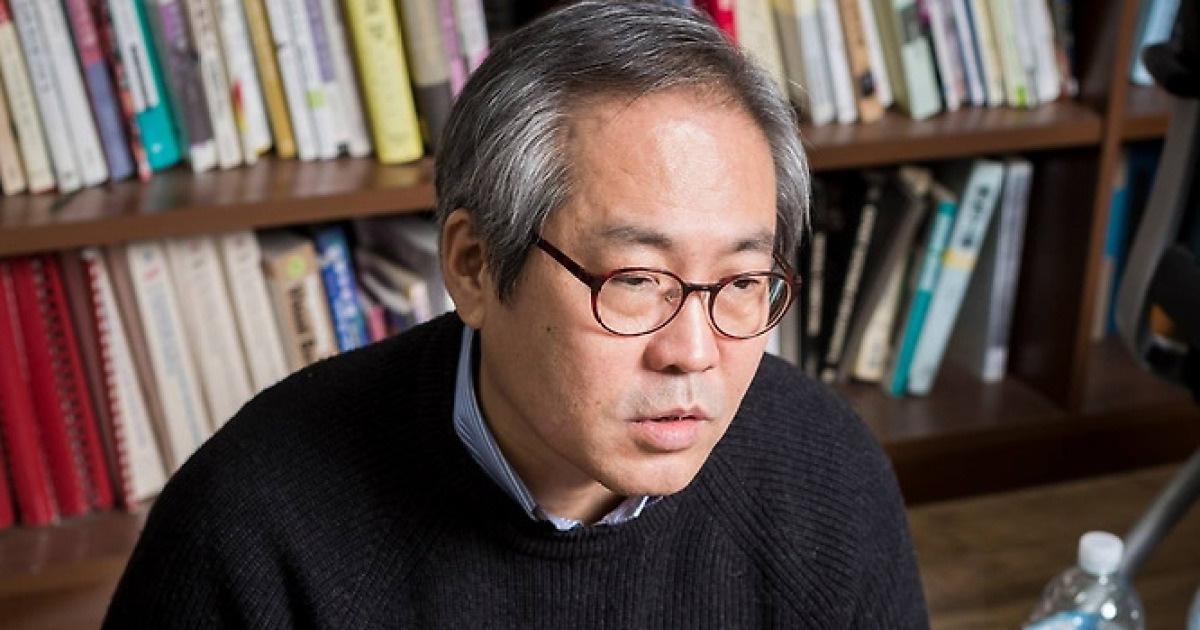 "윤석열 이름 찍힌 훈장, 자네나 갖게" 퇴임 앞둔 국립대교수 '일갈'