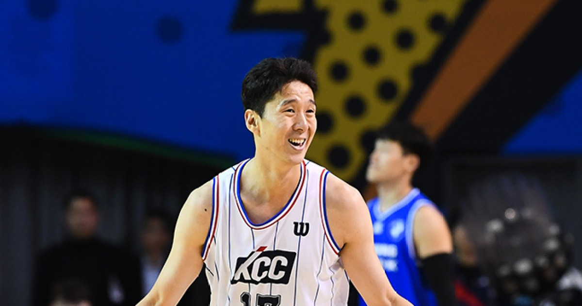 [ST포토] KCC 전준범, '3점슛 넣고 세리머니'