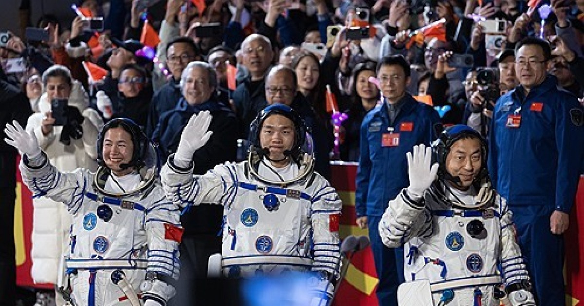 CHINA ROCKET LAUNCH
