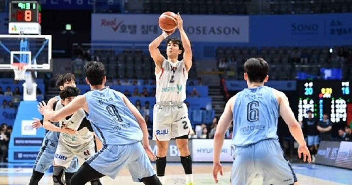 [BK 리뷰] ‘허훈 4Q 지배+팀 수비 응집력’ KT, 소노 5연승 저지