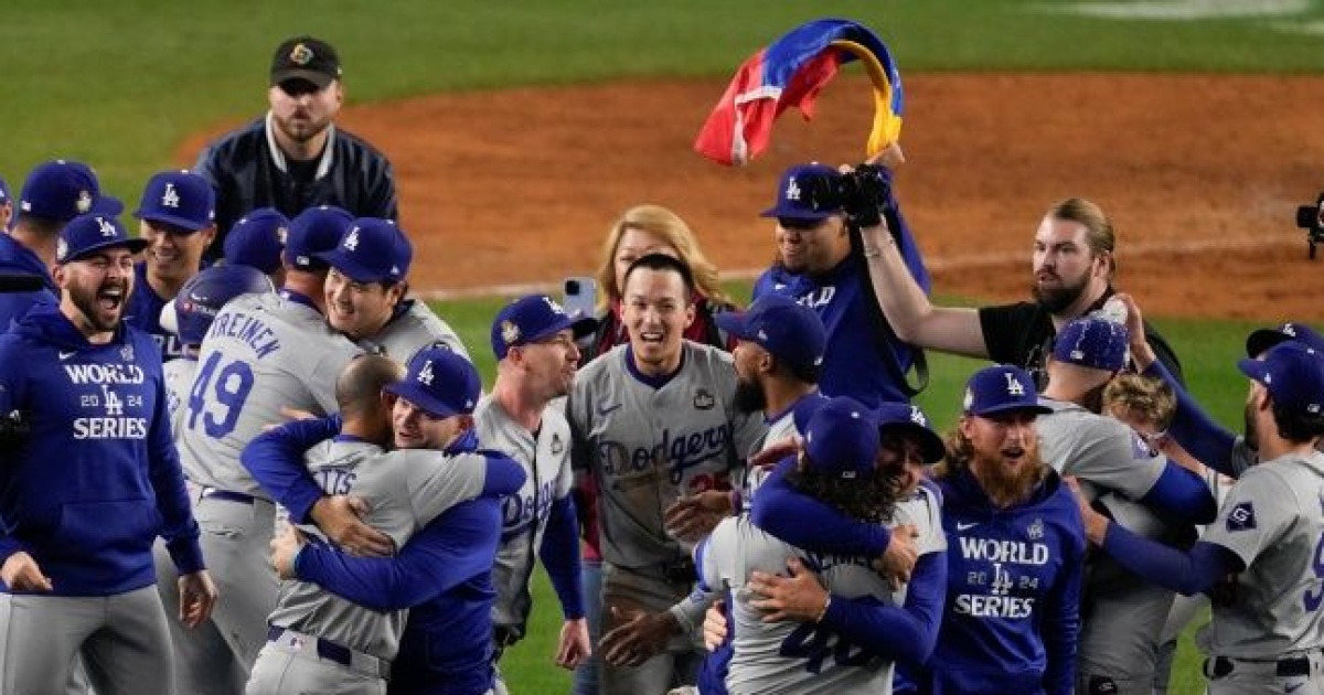 LA 다저스, 뉴욕 양키스 꺾고 월드시리즈 우승…꿈 이룬 오타니 [월드시리즈]