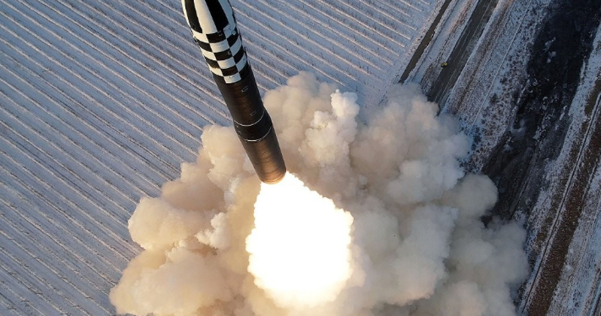 尹, 北 ICBM 발사에 "도발 강력히 대응"…안보실, NSC 상임위 개최