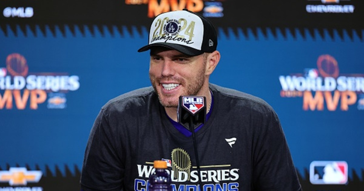 'WS MVP' 프리먼 "올해 겪은 시련을 동료들과 함께 극복해서 특별해"