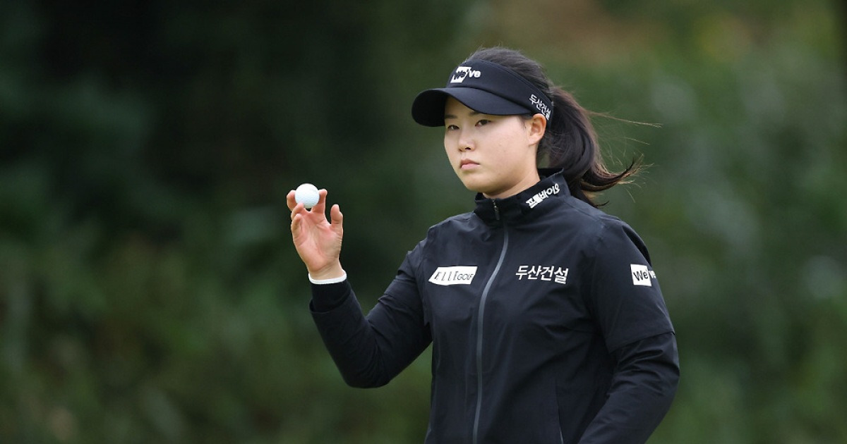 '사막여우' 임희정, KLPGA투어 S-OIL 챔피언십 중간 선두…2년여 만에 정상 복귀?[제주 리뷰]
