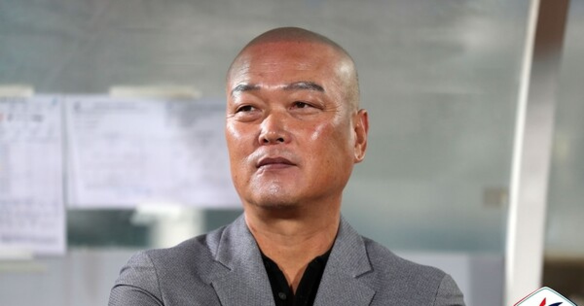 [k2.live] '3실점' 무너진 천안...김태완 감독 "실점 아쉬워, 유일하게 만족스러운 것은 모따의 득점"