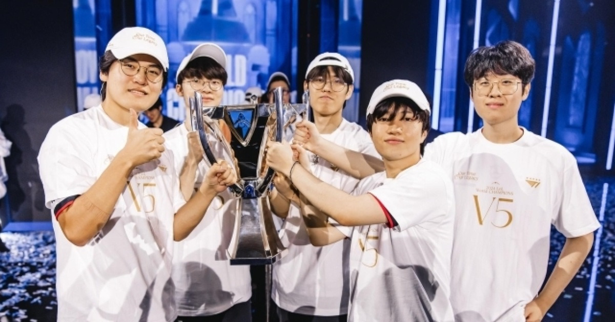 “T1, LPL 상대로 불패신화 이어갔다”…T1, 월즈 두 번째 2연속 우승