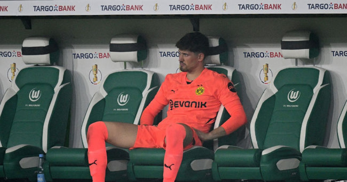 '공식전 3연패' 급격히 흔들리는 BVB, 주전 GK까지 '언해피' 띄웠다..."이적도 가능할 것" 분석