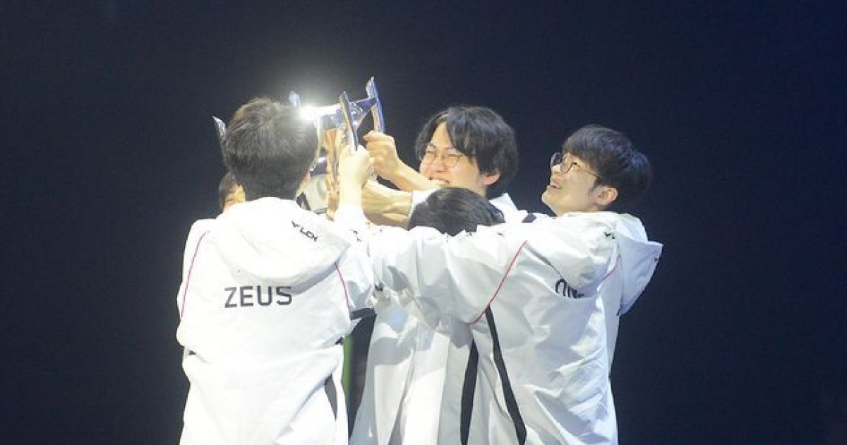 ‘불사대마왕의 재림’…새역사 쓴 ‘페이커’와 T1, 中 BLG 꺾고 대망의 V5 달성(종합) [롤드컵]