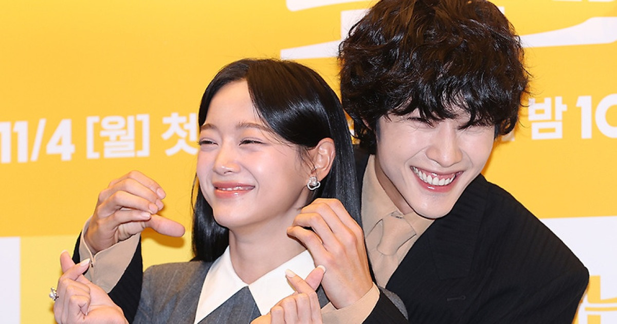 [포토s] 김세정 이종원 이런 포즈 처음이야