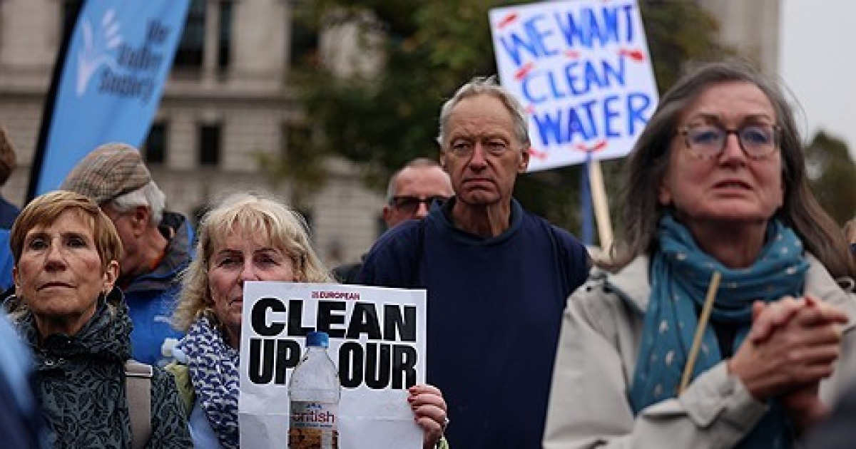 BRITAIN CLEAN WATER PROTEST