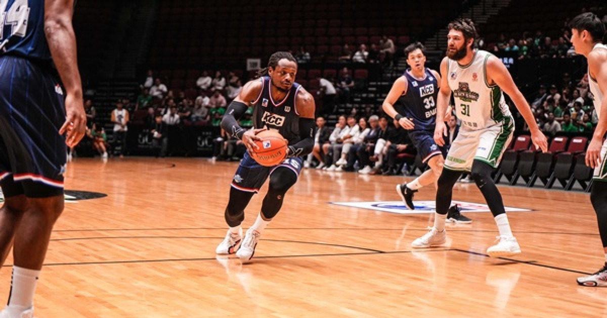 '버튼 35점' KCC, EASL 첫 경기서 마카오에 97-111 완패