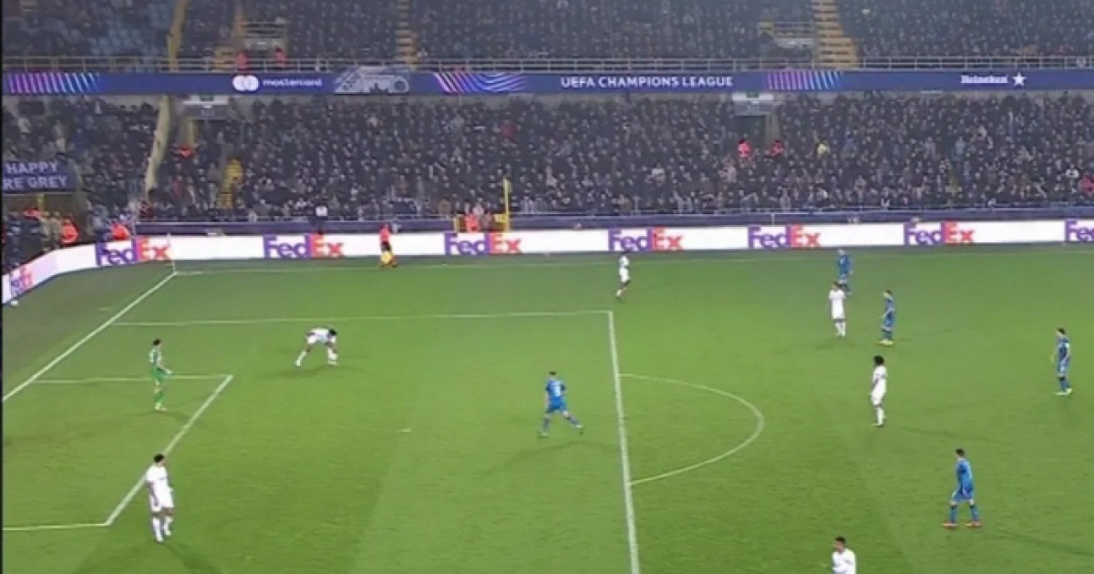 "정말 미친 것 아냐"→"내가 본 최악의 실수" 14개월 만의 복귀, '충격' 골킥 핸드볼…빌라의 눈물, 첫 UCL→최초 PK 헌납 '오명'