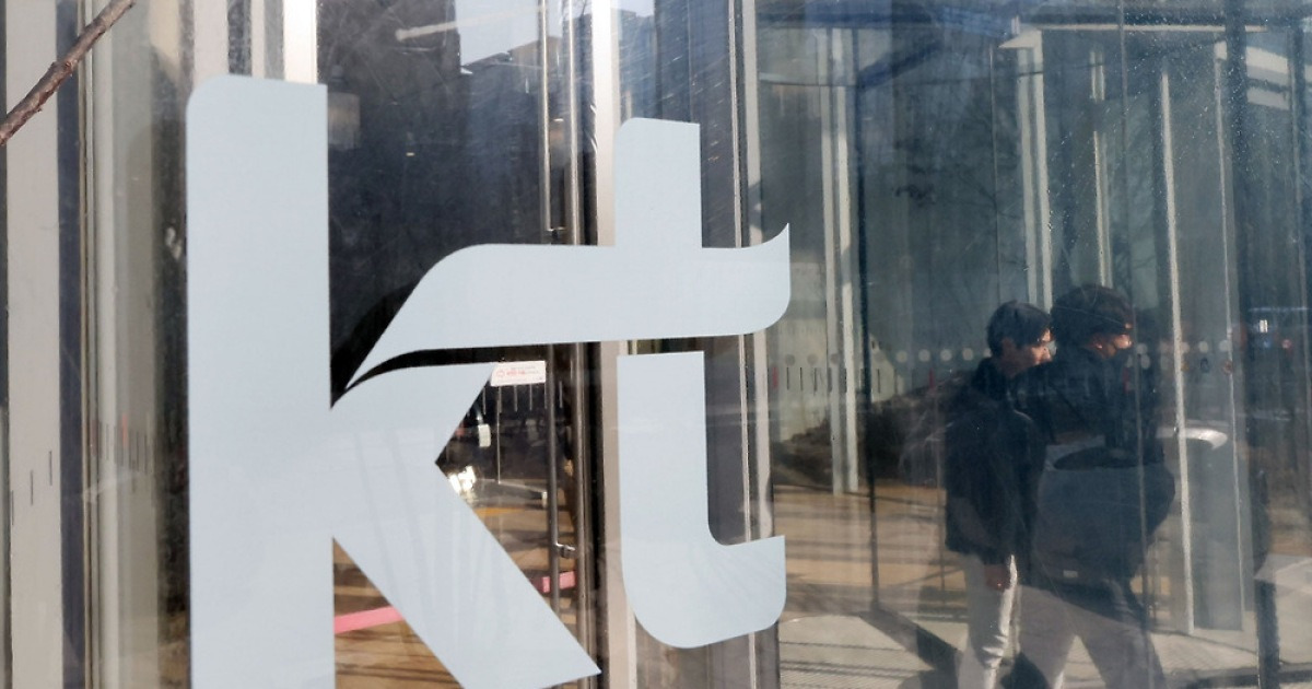 KT “MS와 협력 AX 기업 100여명으로 시작… AI 매출 비중 4년 내 19% 달성”