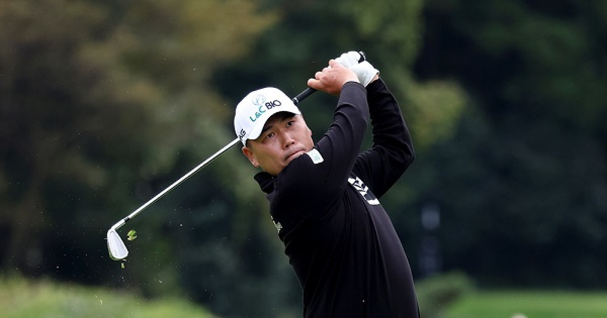 "꼭 우승하겠다" 이대한, KPGA 시즌 최종전 3R 홀인원 작렬…장유빈과 공동 선두(종합)