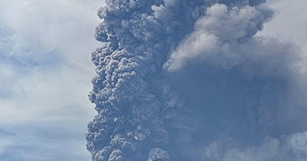INDONESIA LEWOTOBI LAKI-LAKI ERUPTION